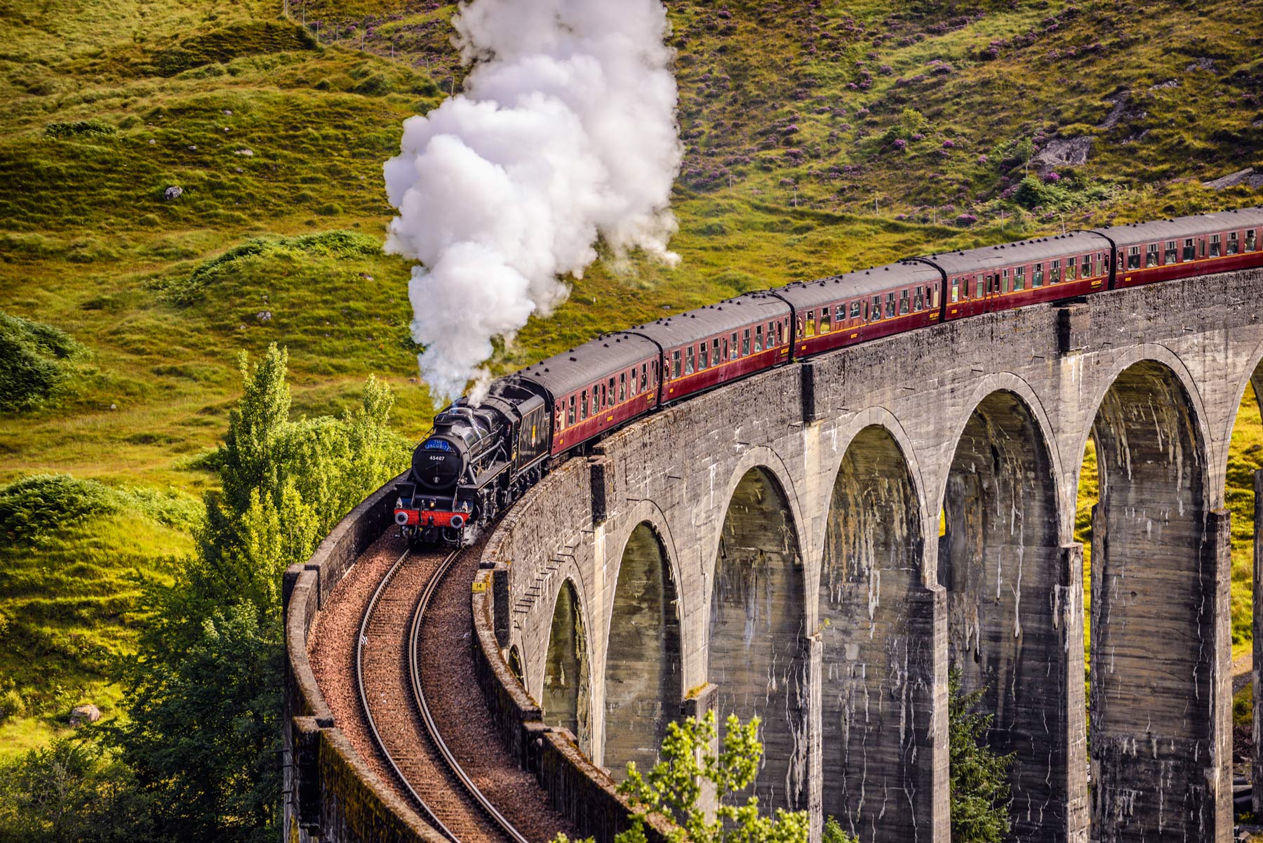 Hogwarts Express, vlak Harryja Pottera, nudi najbolju vožnju vlakom na ...