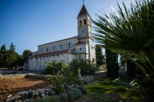 Grohote su predivno “malo misto” opuštene, mediteranske atmosfere
