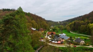 Slikovito selo Sułoszowa u Poljskoj u kojem svi stanovnici žive u istoj ...
