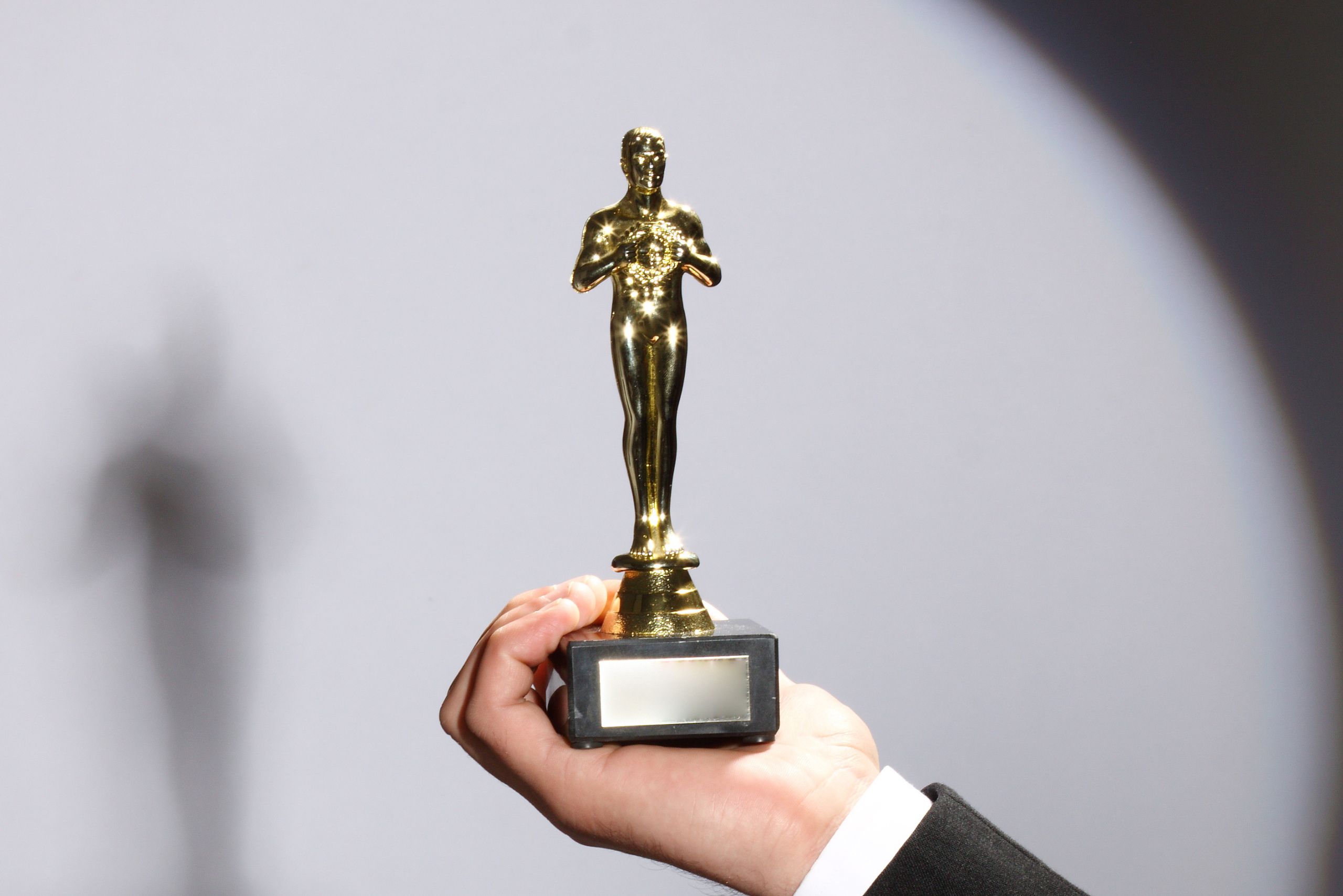 Kako je nagrada Oscar dobila ime: Priča o poznatoj filmskoj statui