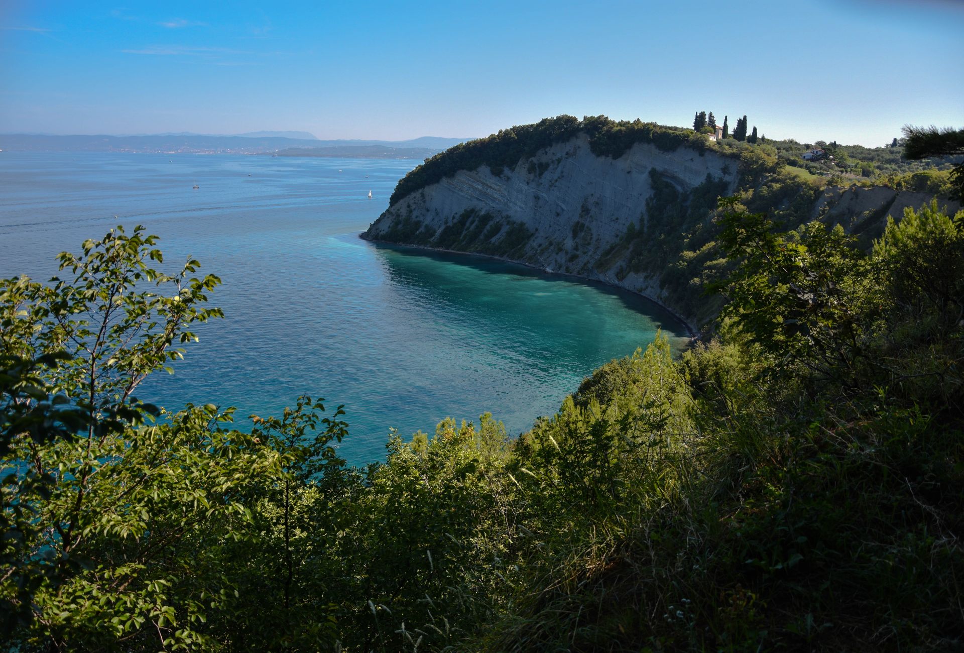 Plaža Mesečev zaliv jedna je od najljepših u Sloveniji - Putni Kofer