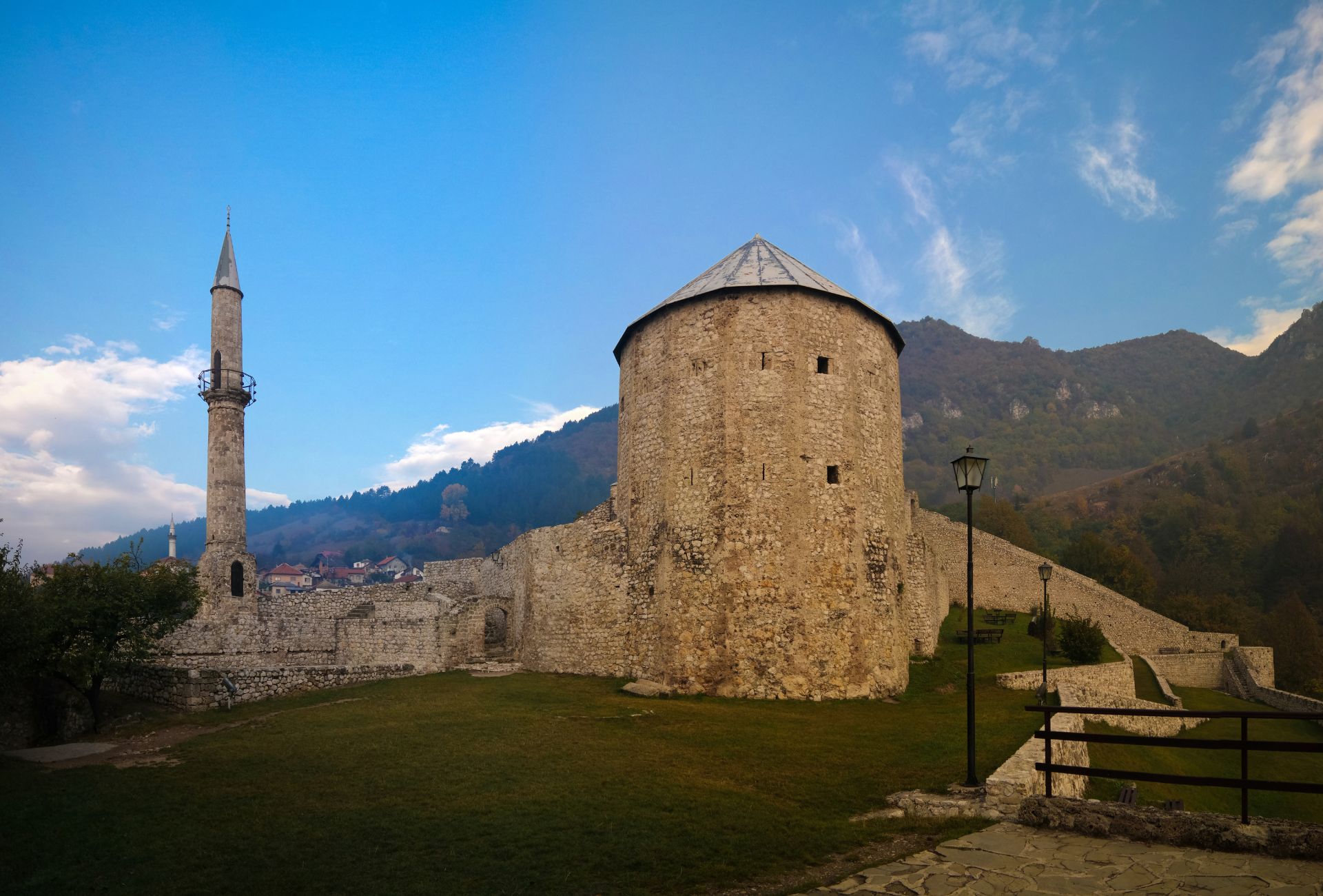 Travnička tvrđava – simbol povijesti u srcu Bosne i Hercegovine